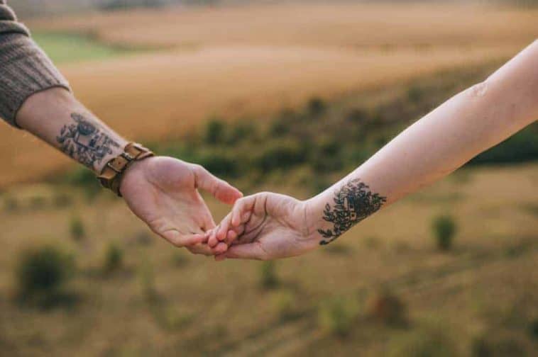 17 Unique Wedding Ring Alternatives (as in no ring at all) – Threadcurve