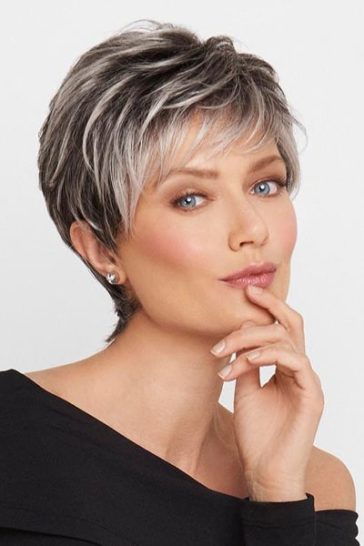 30 Stylish Wigs for Women Over 50