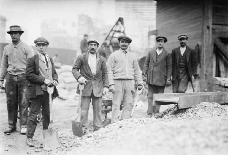 History of Men’s Suits (Illustrated Timeline) – Threadcurve