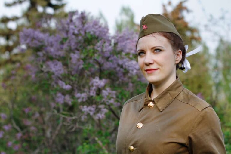 What is a Garrison Cap? – Threadcurve