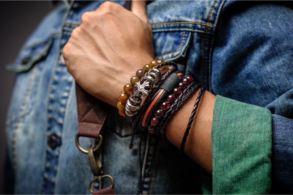 Do Bracelets Look Good On Guys? – Threadcurve
