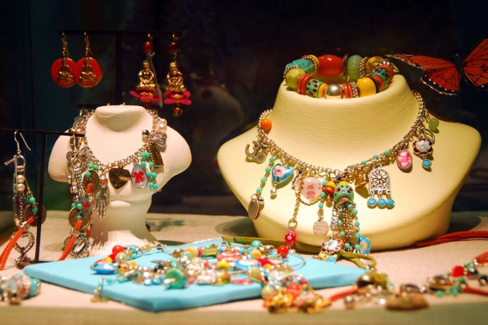 8 Different Types Of Costume Jewelry Threadcurve