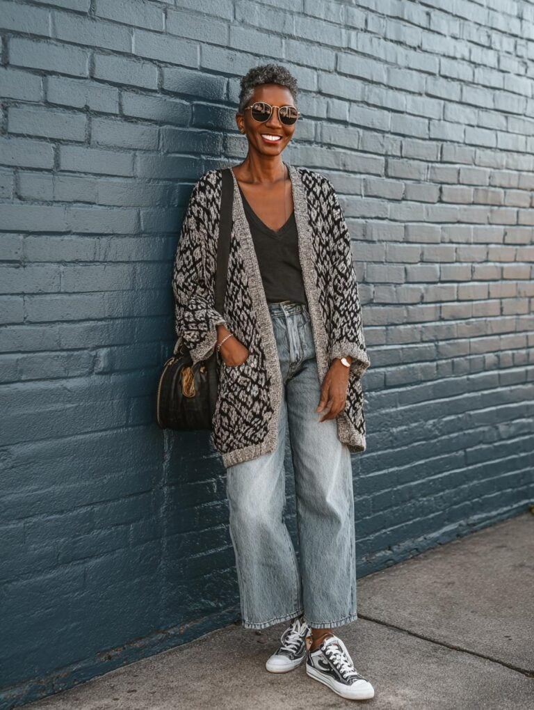 36 Trending Mom-Chic Outfit Ideas for 2026 – Threadcurve